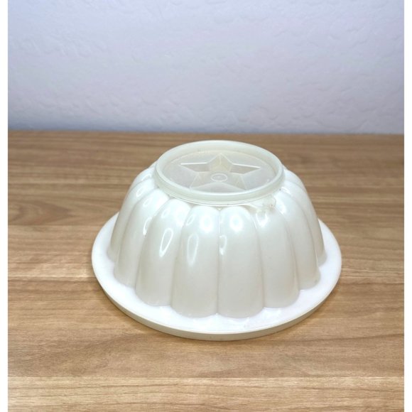 Tupperware | Kitchen | Vintage Tupperware 75 Gelatin Mold With Star ...